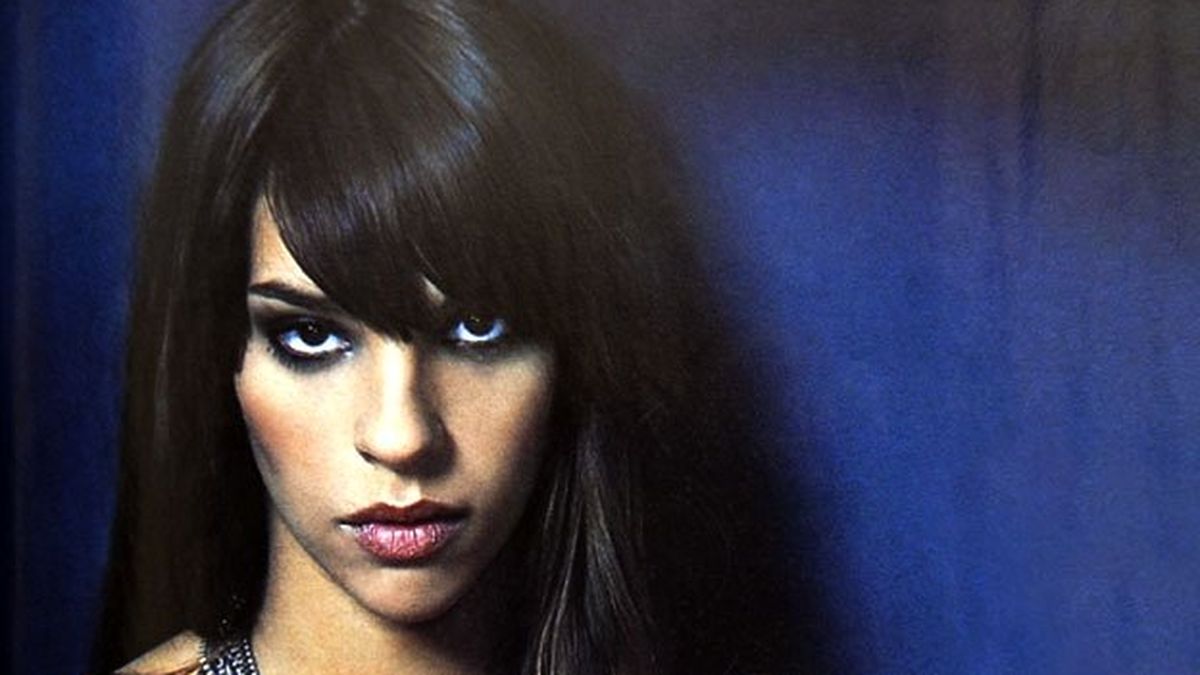 Clip sexy de la novia de Charly