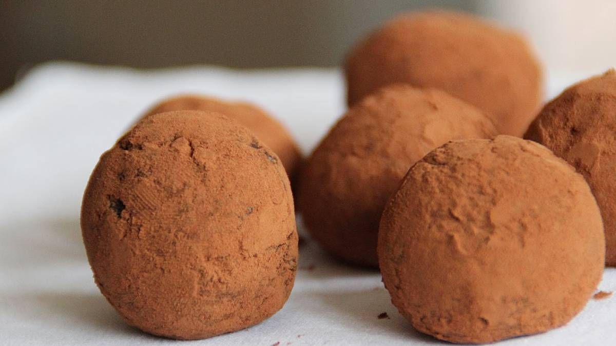 Cómo hacer Trufas de chocolate cremosas: la receta con leche en polvo y ...