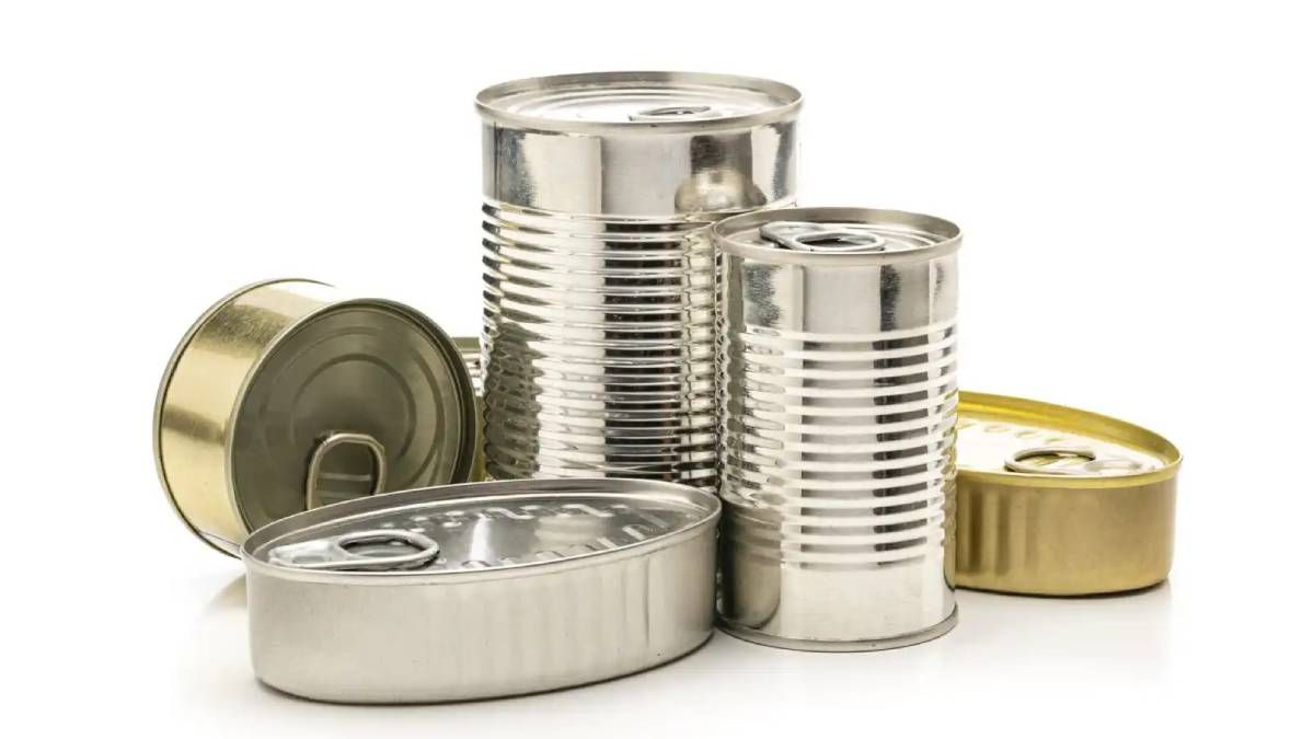 Transforma las latas en hermosos y novedosos adornos para una mesa navideña espectacular