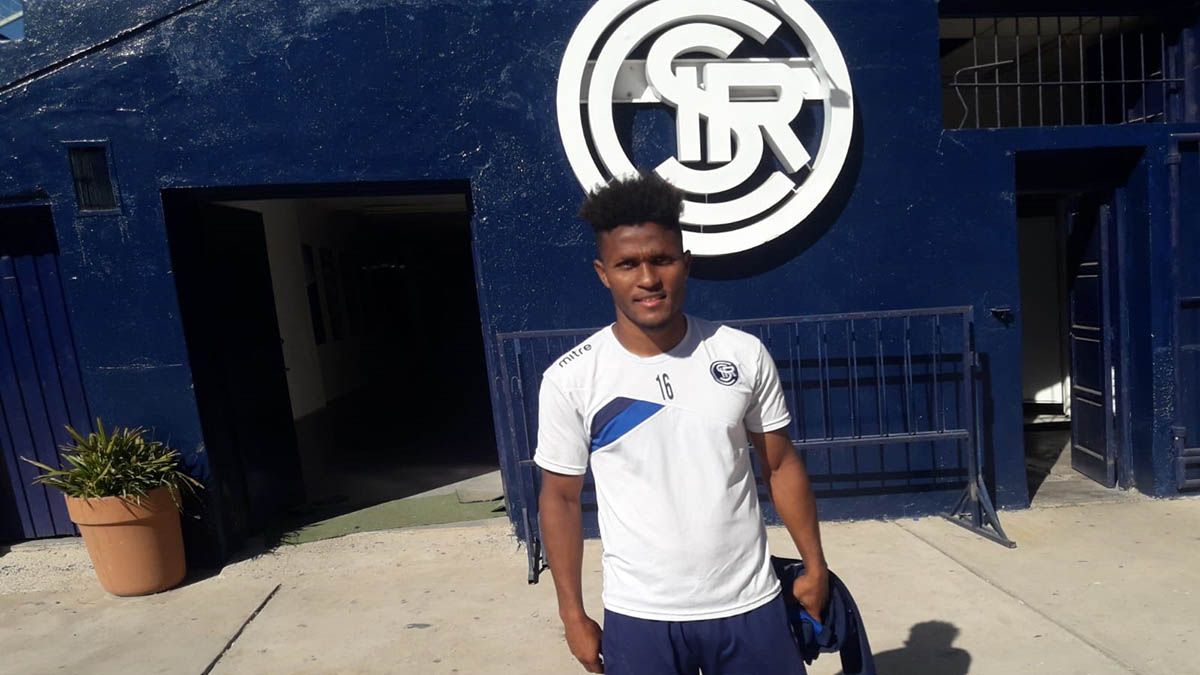 Eladio Ramos debutó en la Lepra y quiere ganarse un lugar