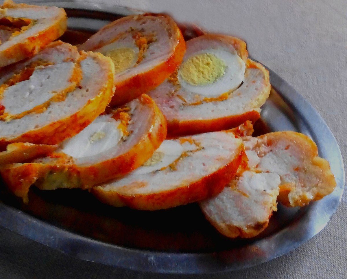 Arrollado de pollo, el plato económico, fácil y riquísimo para poner en la mesa de Navidad