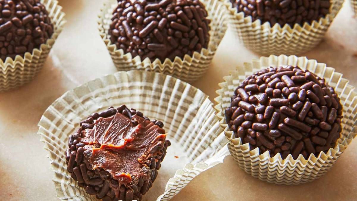 La receta de Brigadeiros, los bombones de chocolate más cremosos