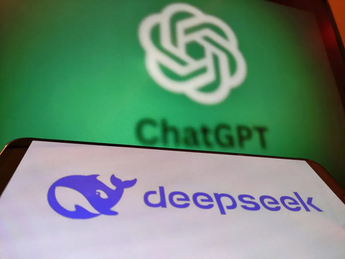 Una inteligencia artificial china hace temblar a ChatGPT: DeepSeek es veloz, libre y gratuita