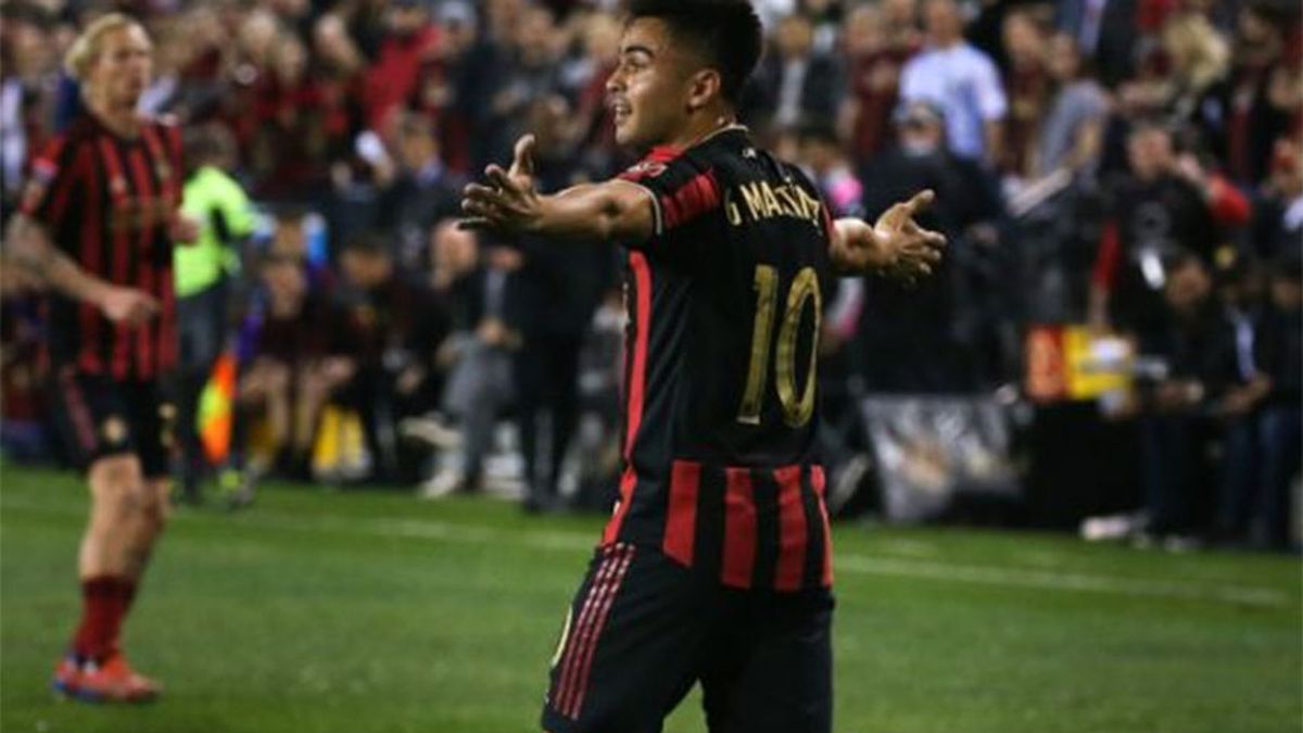 El Pity Martínez hizo dos goles y fue figura en el triunfo del Atlanta ...
