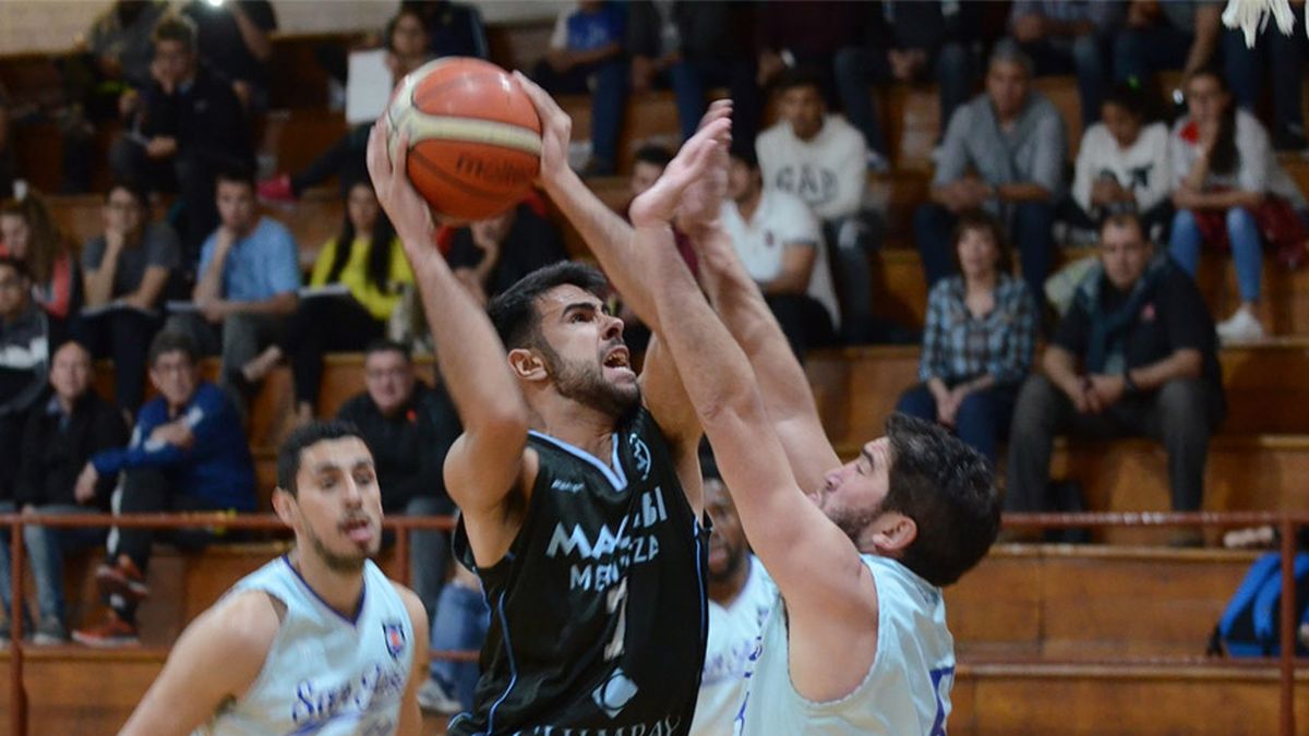 Israelita Macabi le puso un freno a San José