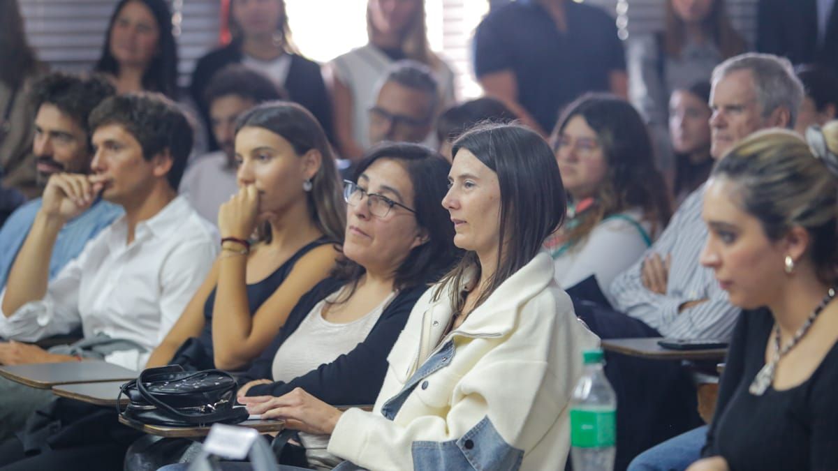 Alejandro Poquet presentó su último libro junto a Zaffaroni y Kemelmajer