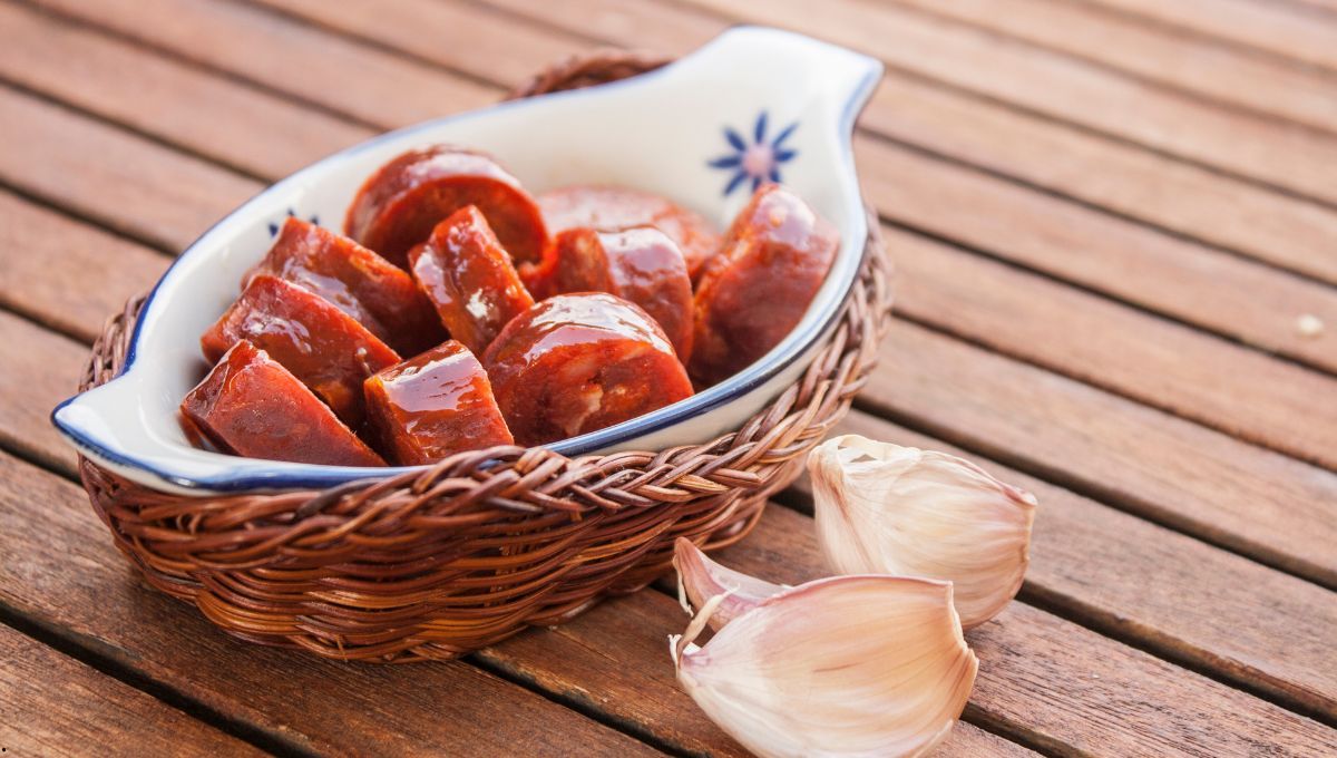 Qué es la chistorra y en qué se diferencia del chorizo