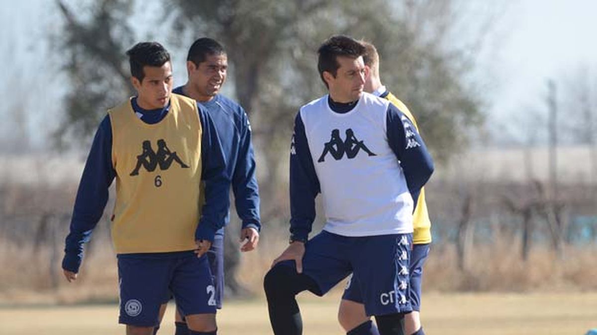 Trotta, ¿se la juega con tres en el fondo?