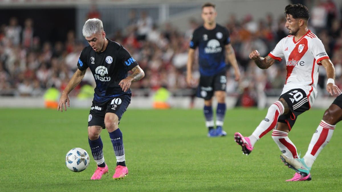 Independiente Rivadavia, con el debut de Cicotello, perdió 2 a 0 ante River en el Monumental