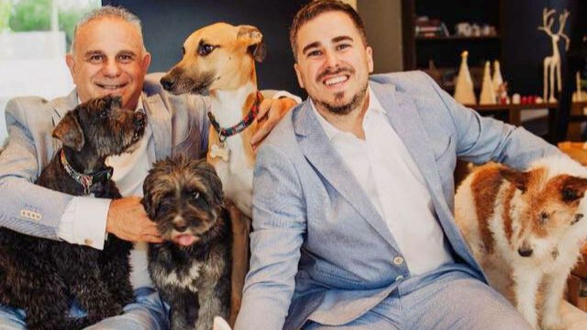Cinco perros hicieron historia al ser testigos de honor de un ...