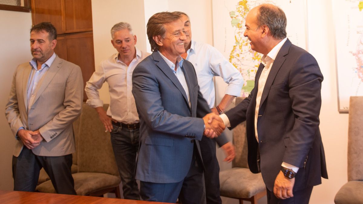 Rodolfo Suarez firmó el contrato final para el avance de Potasio Río ...