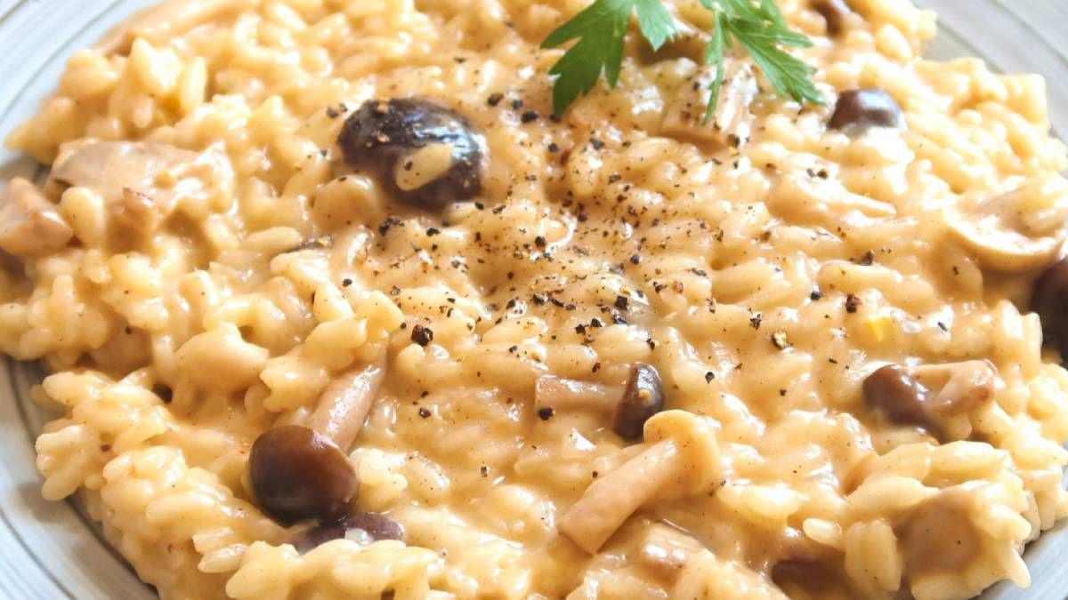 Risotto cremoso con pocos ingredientes, la receta fácil en 20 minutos