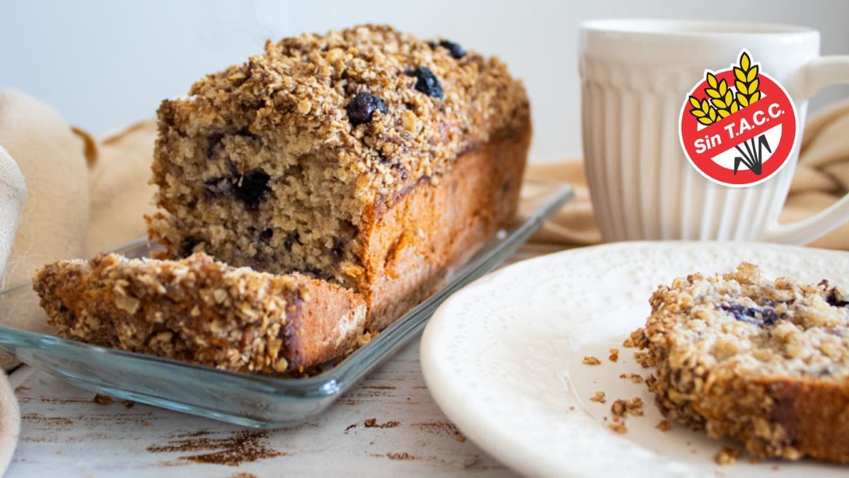 Prepara este delicioso budín de banana y arándanos sin TACC y muy saludable en simples pasos