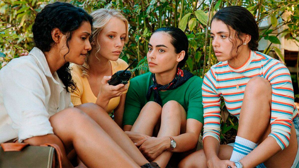 De qué va la serie Club de buceo