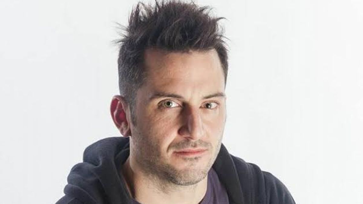 Federico Simonetti festeja sus diez años como comediante en la Nave