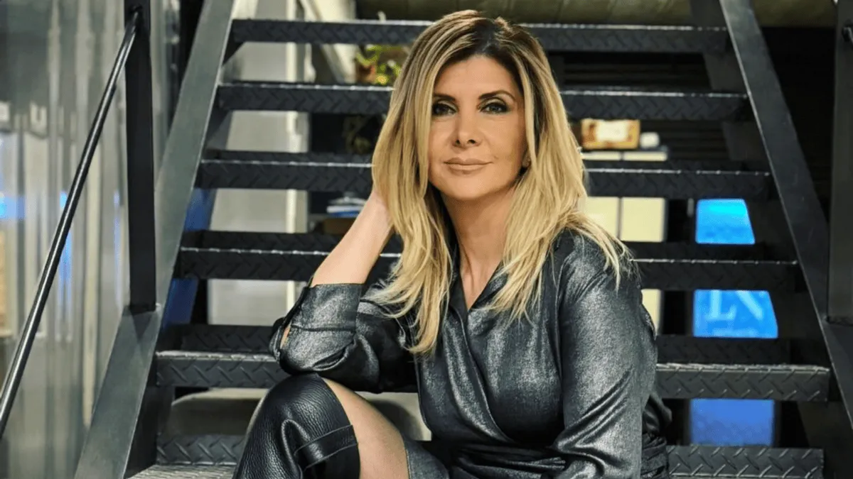 A sus 54 años, Débora Plager confirma que es la reina de las ...