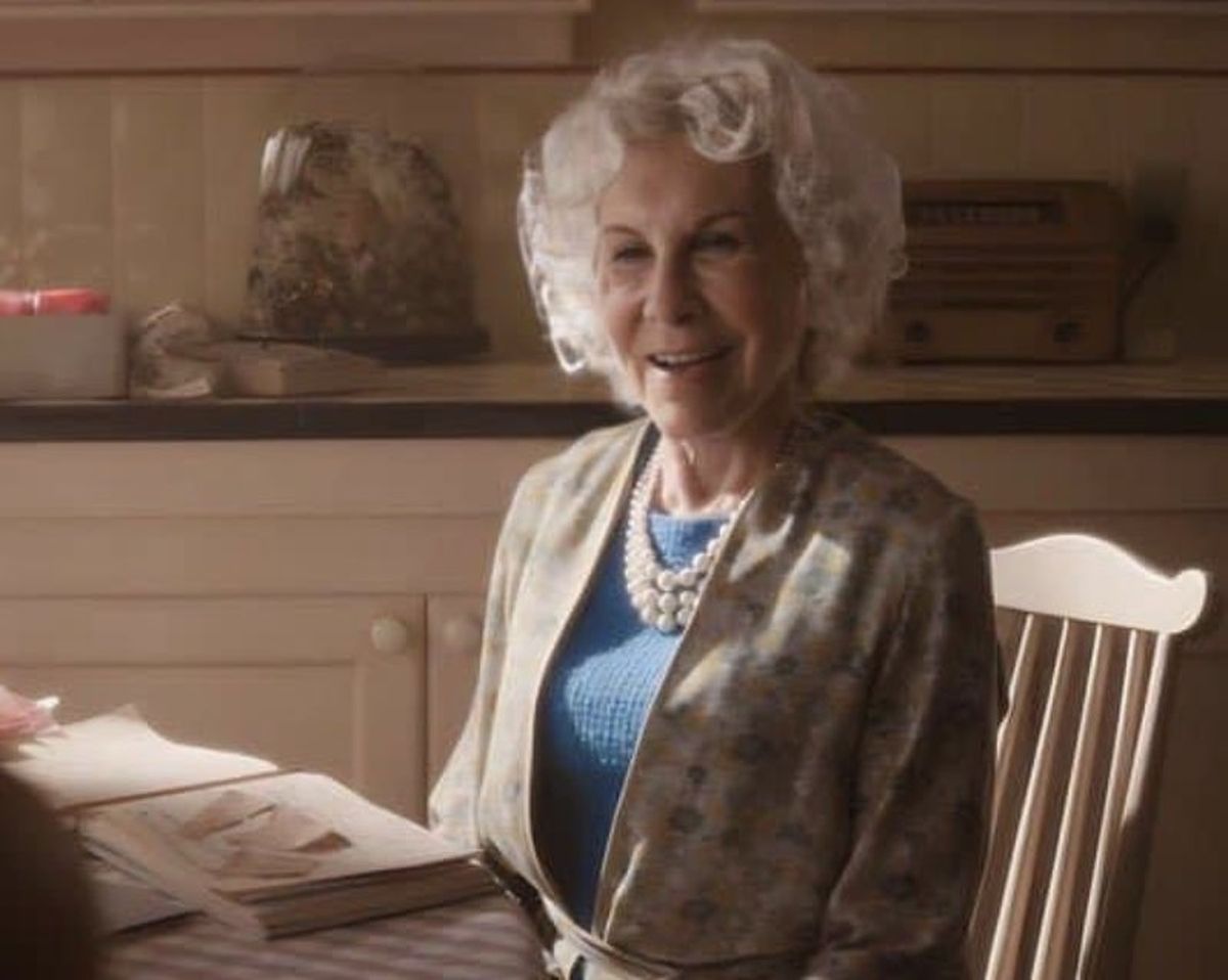 El increíble cambio físico de Rhea Perlman, la mamá de Matilda, a 27 ...