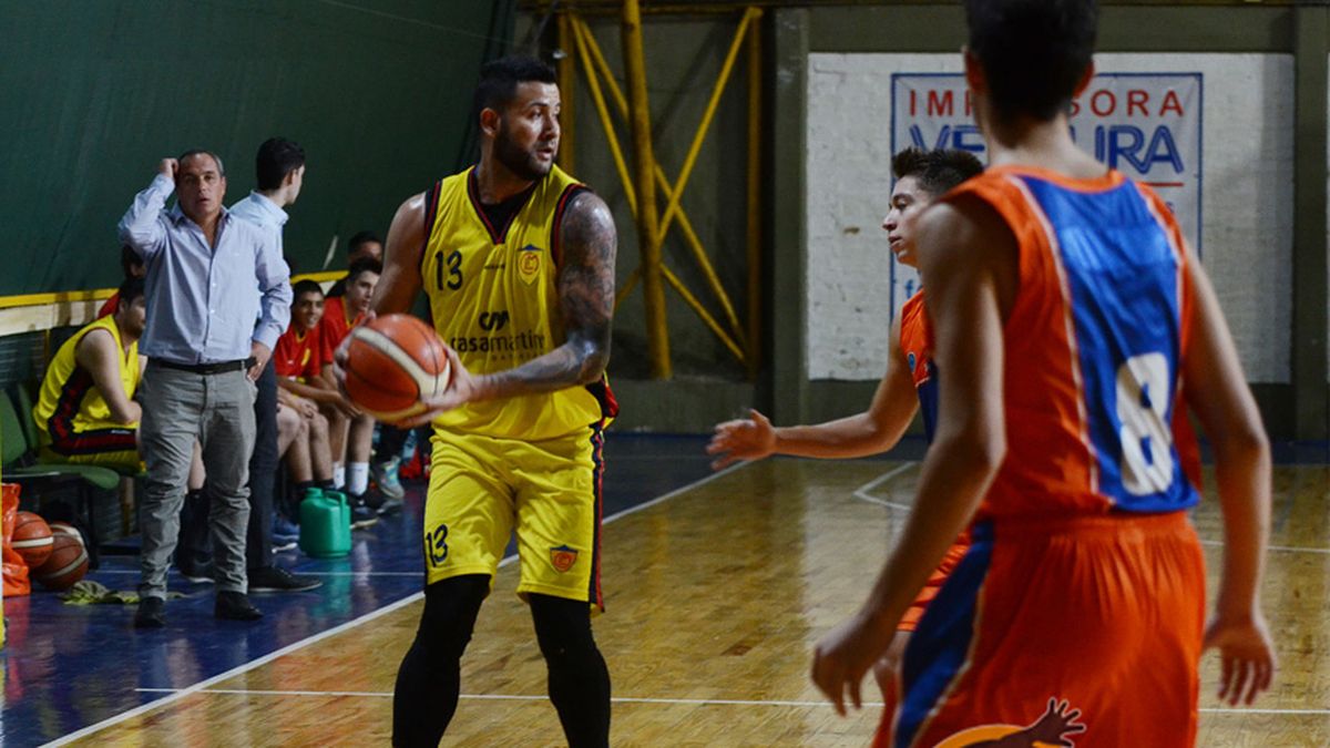 Triunfos de los visitantes: Atenas y Murialdo