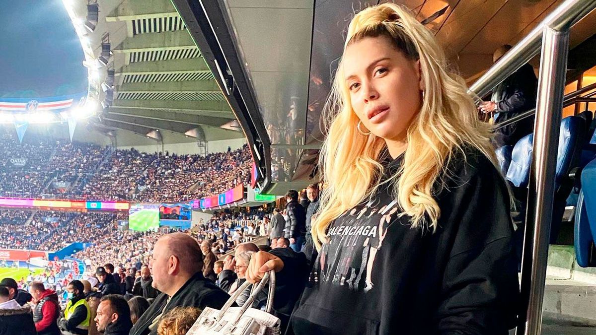 El llamativo look de Wanda Nara en el partido de Argentina: ¿con ...