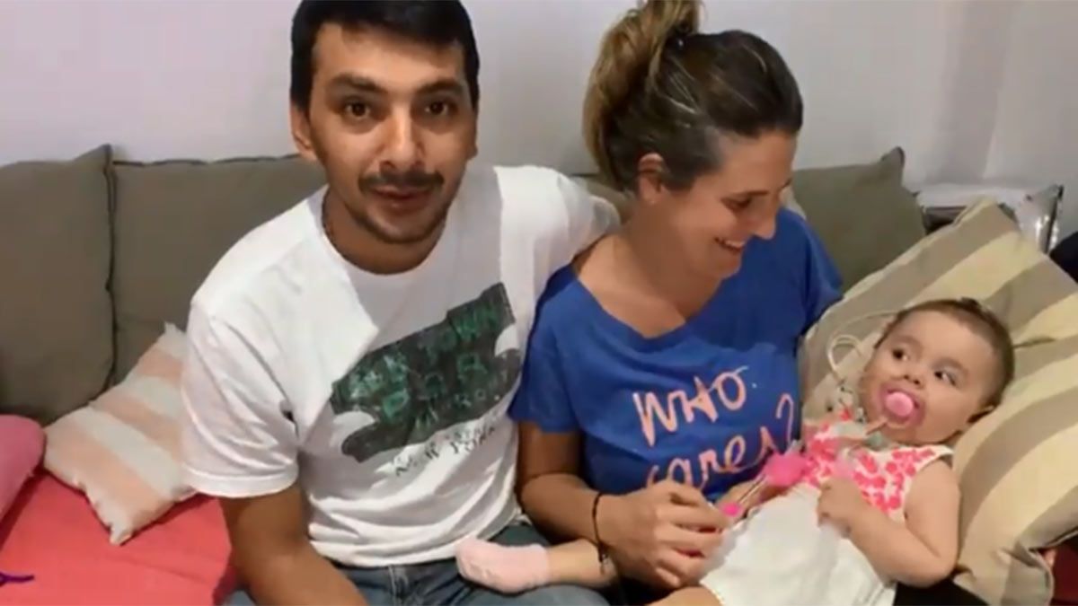 Video: Emmita junto a sus papás después de mucho tiempo