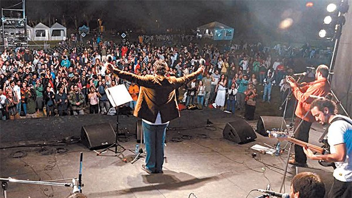 Americanto: tres décadas de canto popular