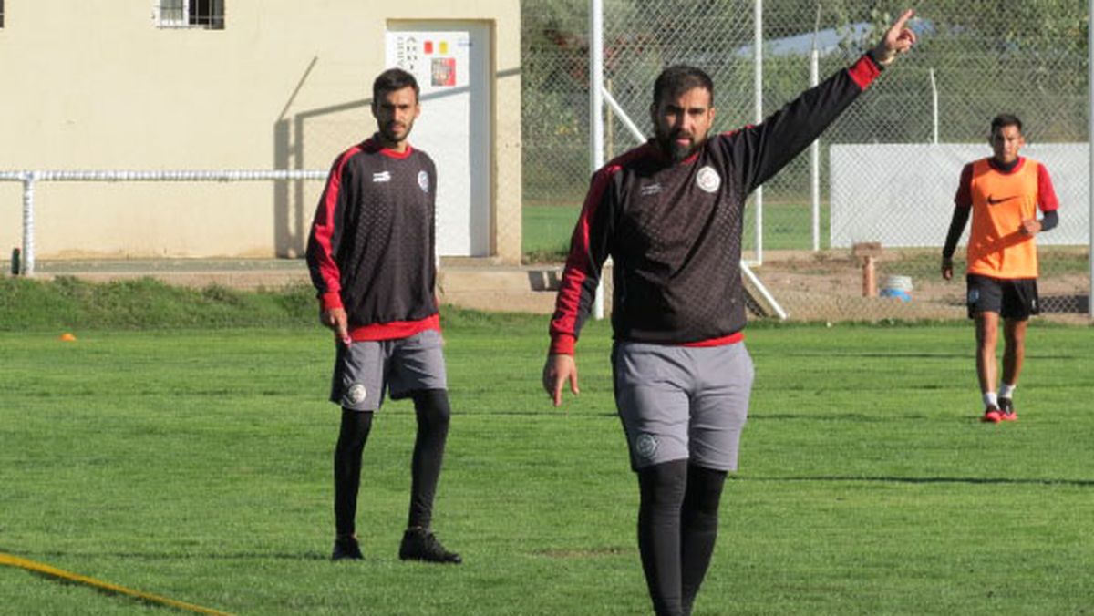 Alejandro Albornoz, en su debut como DT, sueña con el ascenso de FADEP