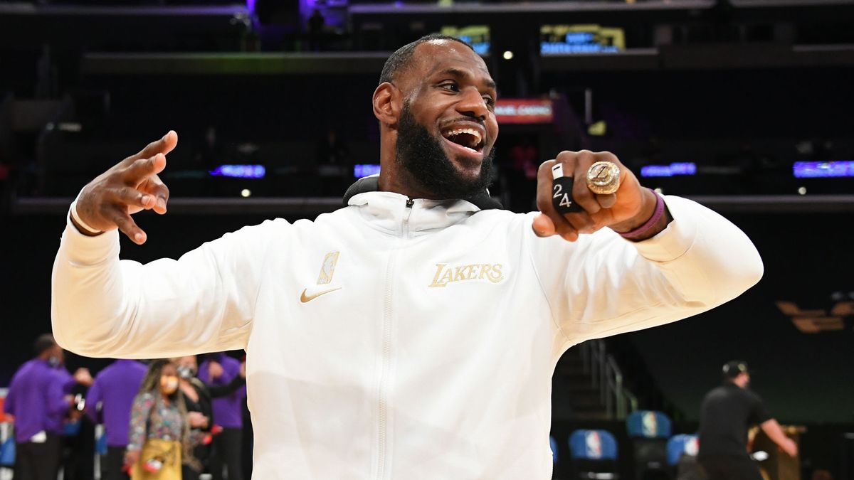 La OSADA FRASE de LEBRON JAMES tras cumplir 40 años y seguir vigente en ...