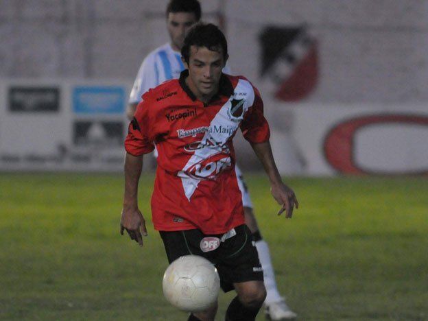 Lucas Gamba: “Estoy feliz en Deportivo Maipú”