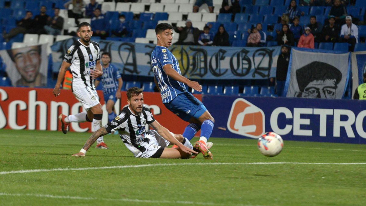 Salomón Rodríguez muestra su jerarquía en Godoy Cruz