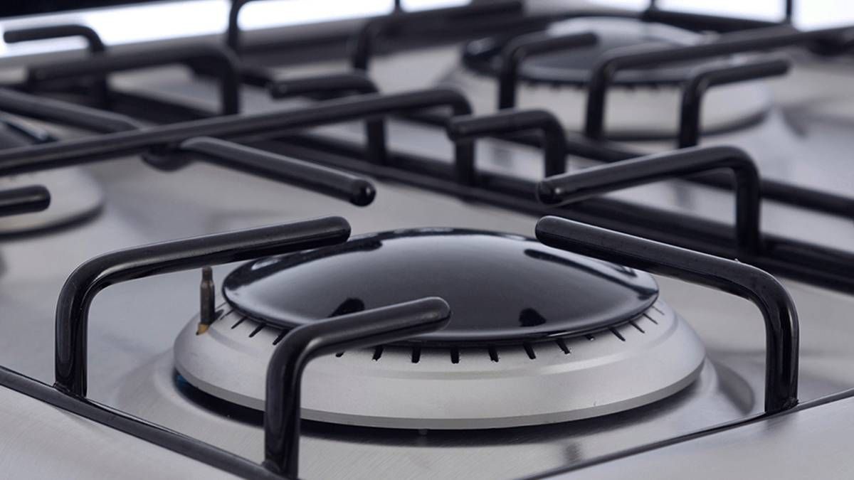 El excelente truco para dejar relucientes las hornallas con solo 3 ...