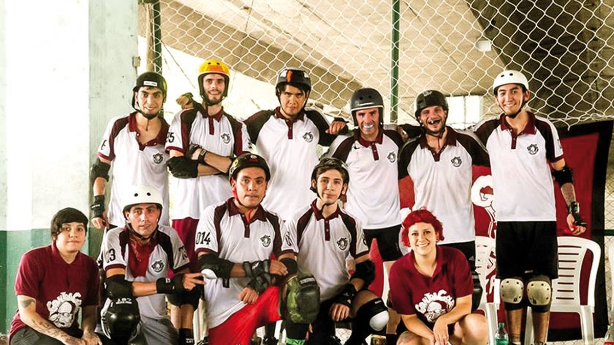 Brava se sube a los rollers en la Megabicicleteada