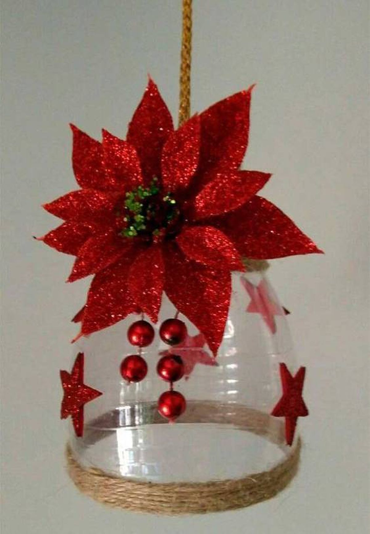 Crea hermosas campanas navideñas reciclando un elemento que tienes en casa