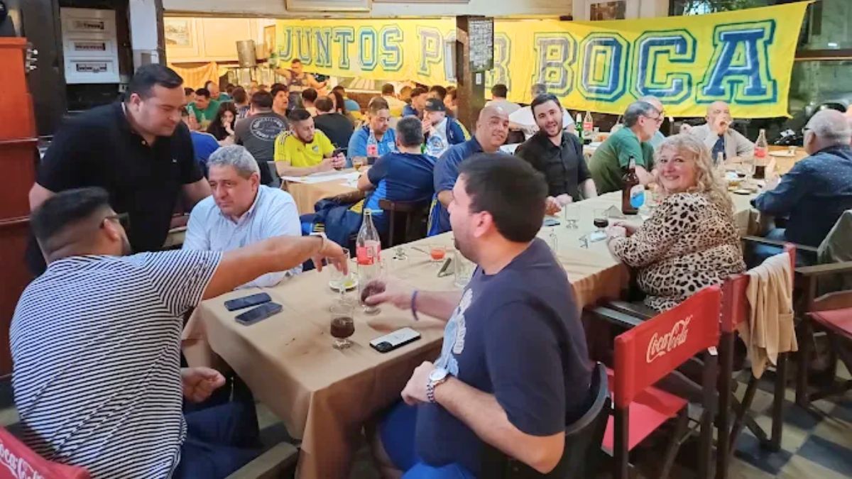 El bodegón bostero con un menú de entrada, principal, bebida y postre ...