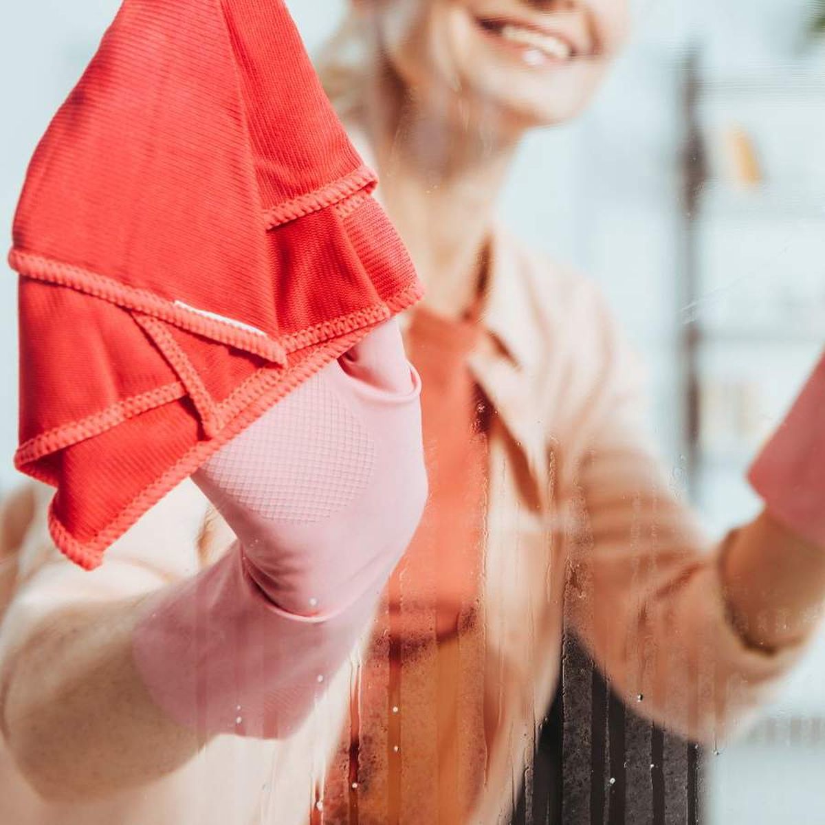 Feng Shui: limpiá las malas energías con el ritual del trapo rojo