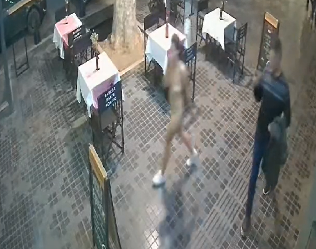 Una mujer se paseó desnuda por la Arístides y causó revuelo en Mendoza