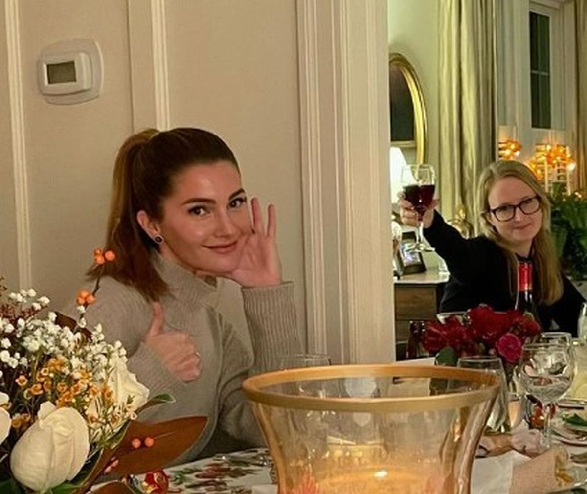 A más de 22 años de su estreno, así luce la hija de la asistente de "Monk", Emmy Clarke