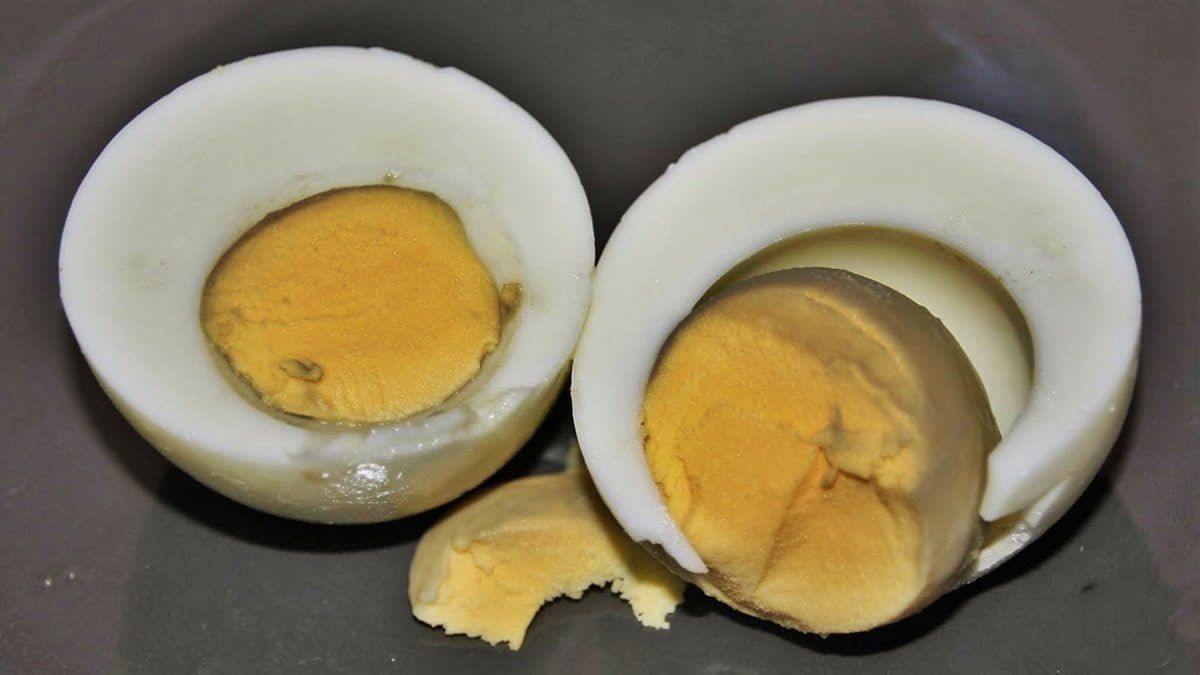 Tomá aire al saber por qué algunos huevos cocidos tienen la yema verde
