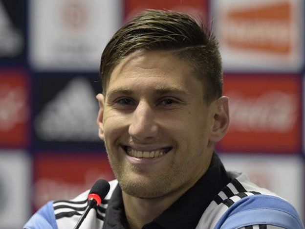 Federico Fernández se despidió del Nápoli para sumarse a su nuevo club