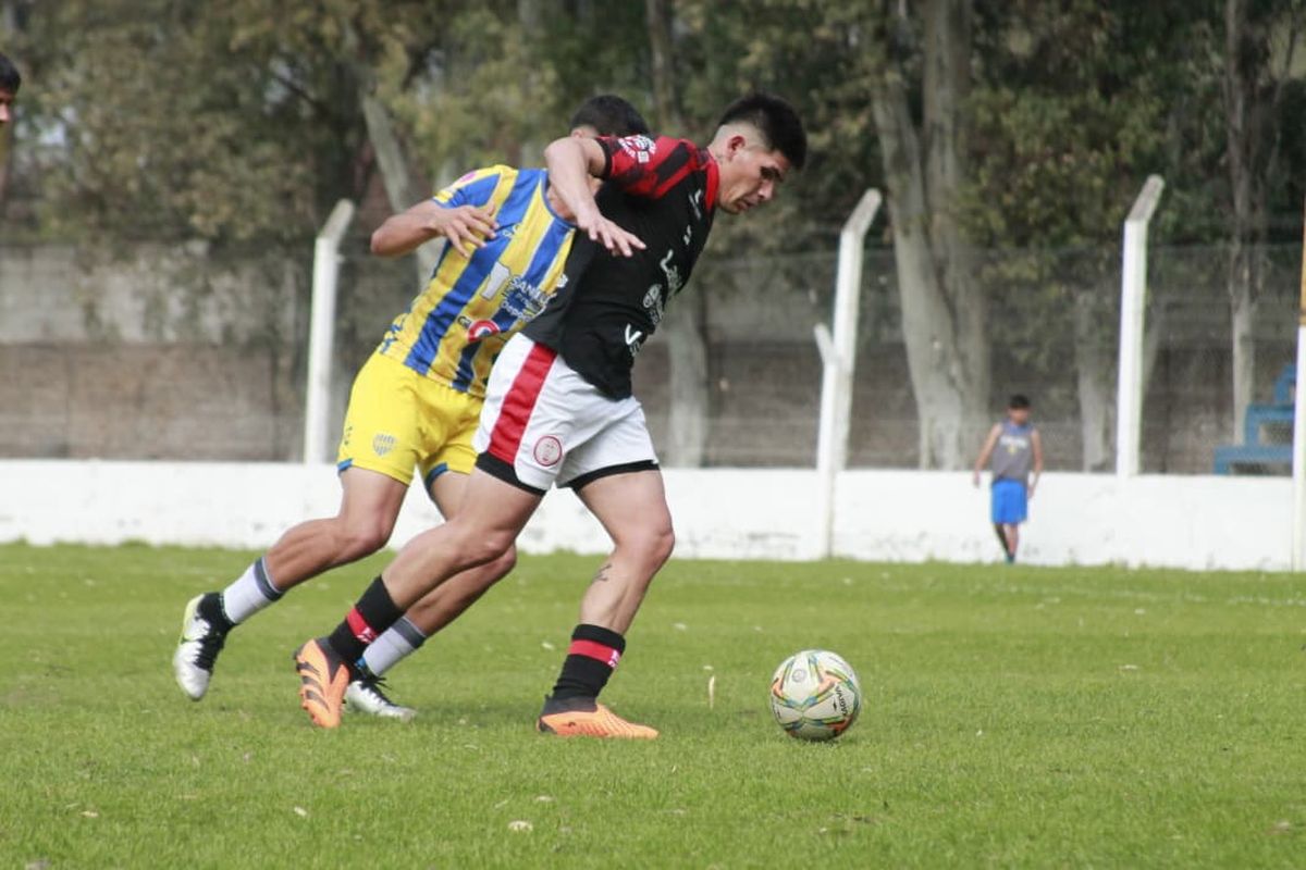 Huracán Las Heras, eliminado del Federal A tras igualar con Juventud Unida