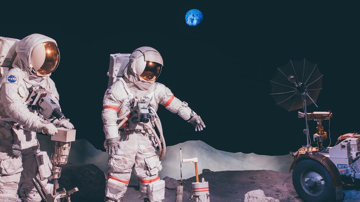 La NASA enviará astronautas alrededor de la Luna por primera vez en más ...