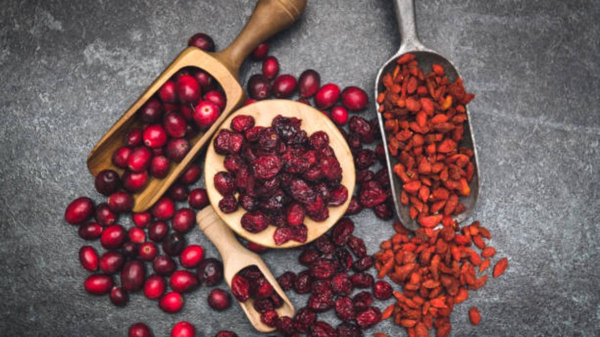 Ni manzanas ni fresas: el fruto asiático de color rojo que combate el ...