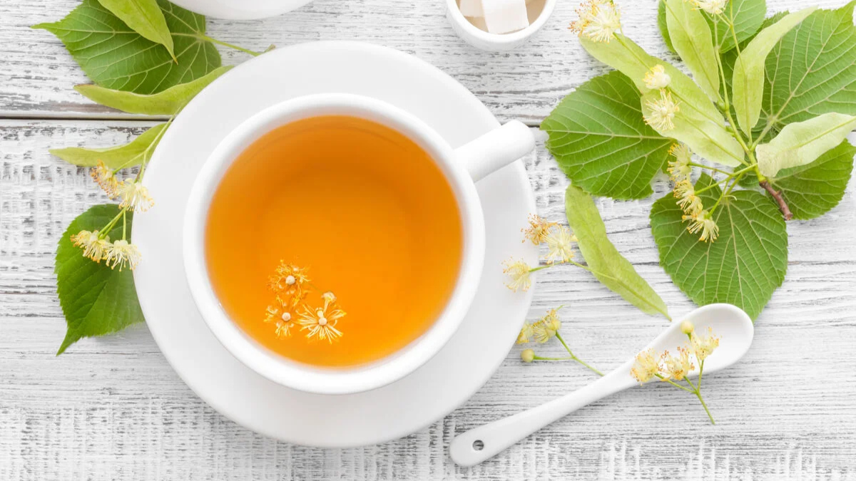 Por qué hay que tomar té de tilo: esto dicen especialistas médicos