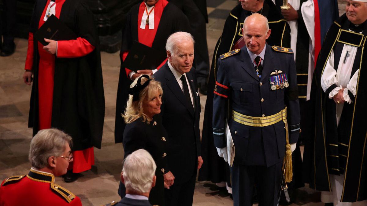 El cuerpo de la Reina Isabel II llegó a su última morada