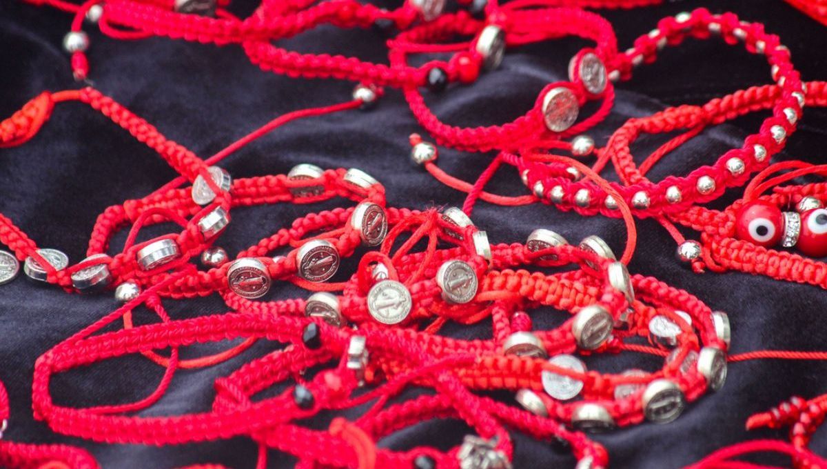 Cómo usar correctamente una pulsera roja, según el Feng Shui