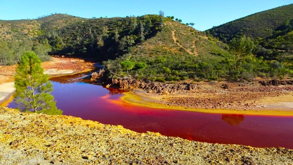 El único río rojo del planeta Tierra es tan ácido como el vinagre o el ...