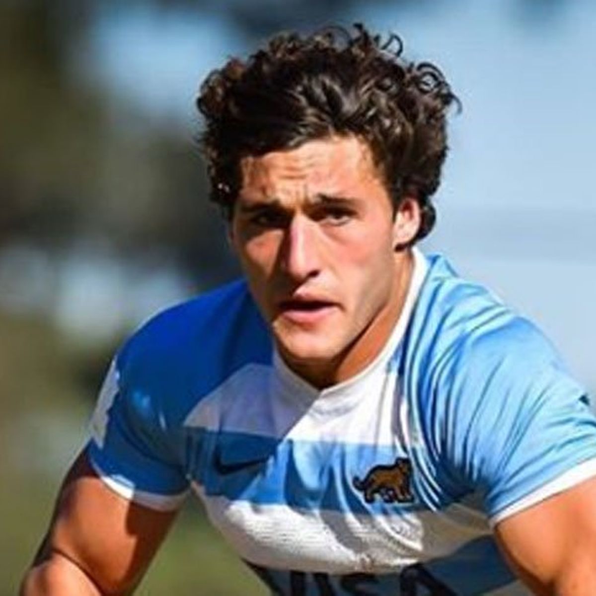 Classify rugby player Rodrigo Isgró.