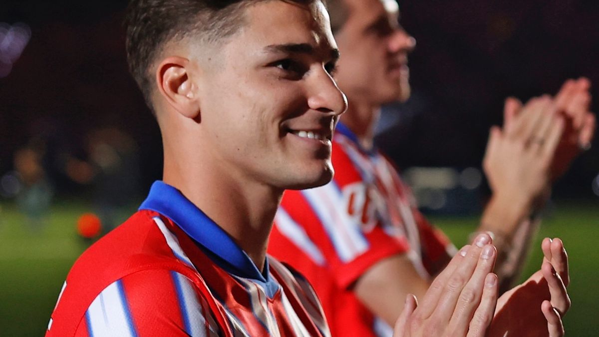 Cuánto vale la camiseta edición limitada de Julián Álvarez que lanzó el ...