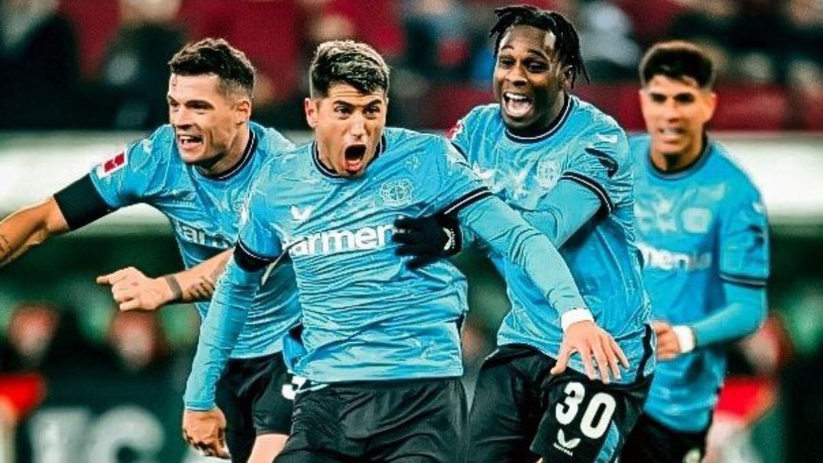 Exequiel Palacios hizo un golazo que mantiene al Bayer Leverkusen en la cima