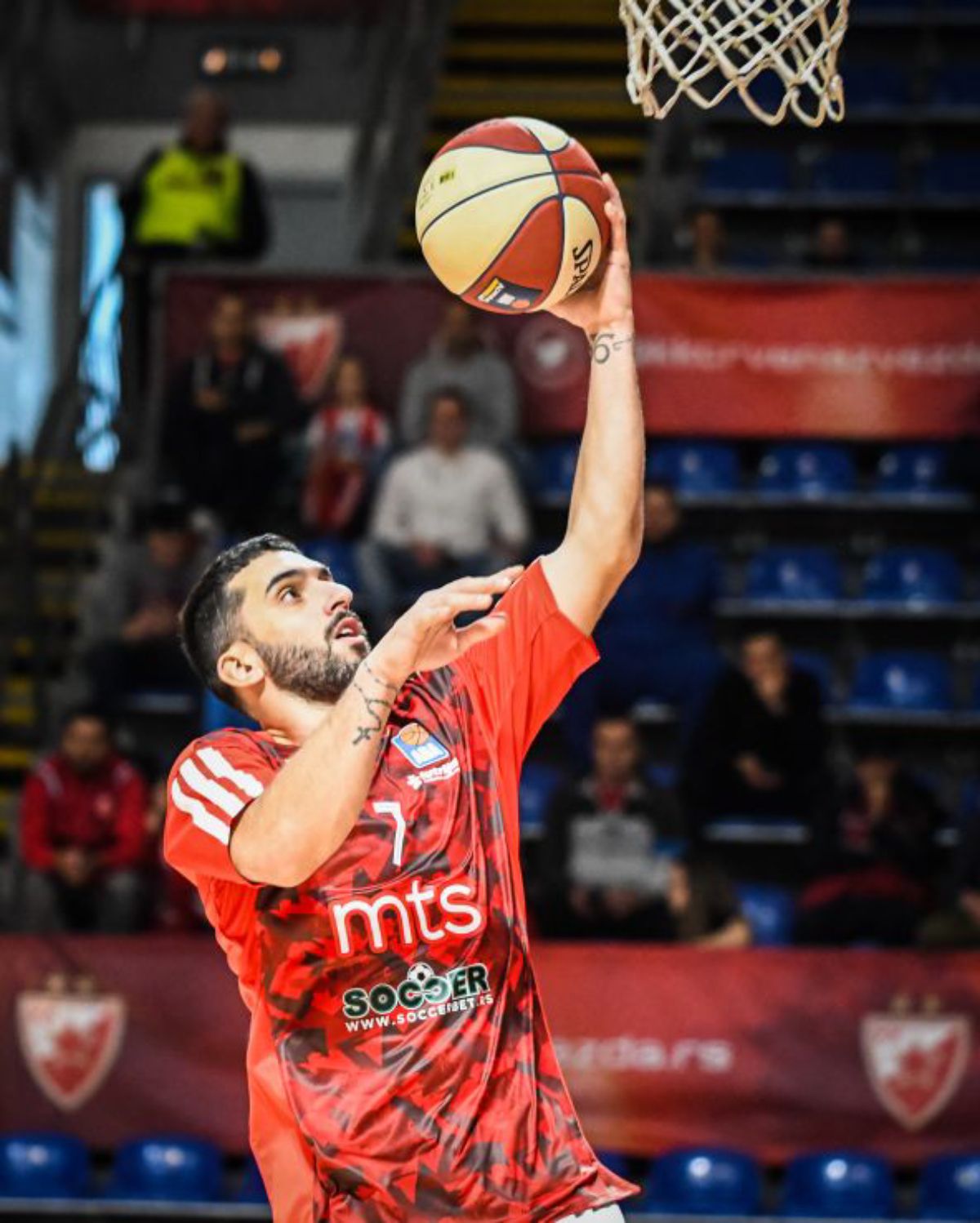 Facundo Campazzo, cansado y triste en el Estrella Roja, su nuevo equipo
