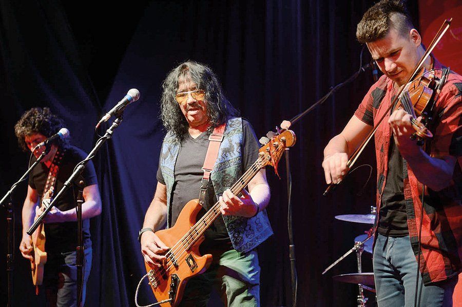 Alejandro Medina se recupera de un trasplante hepático